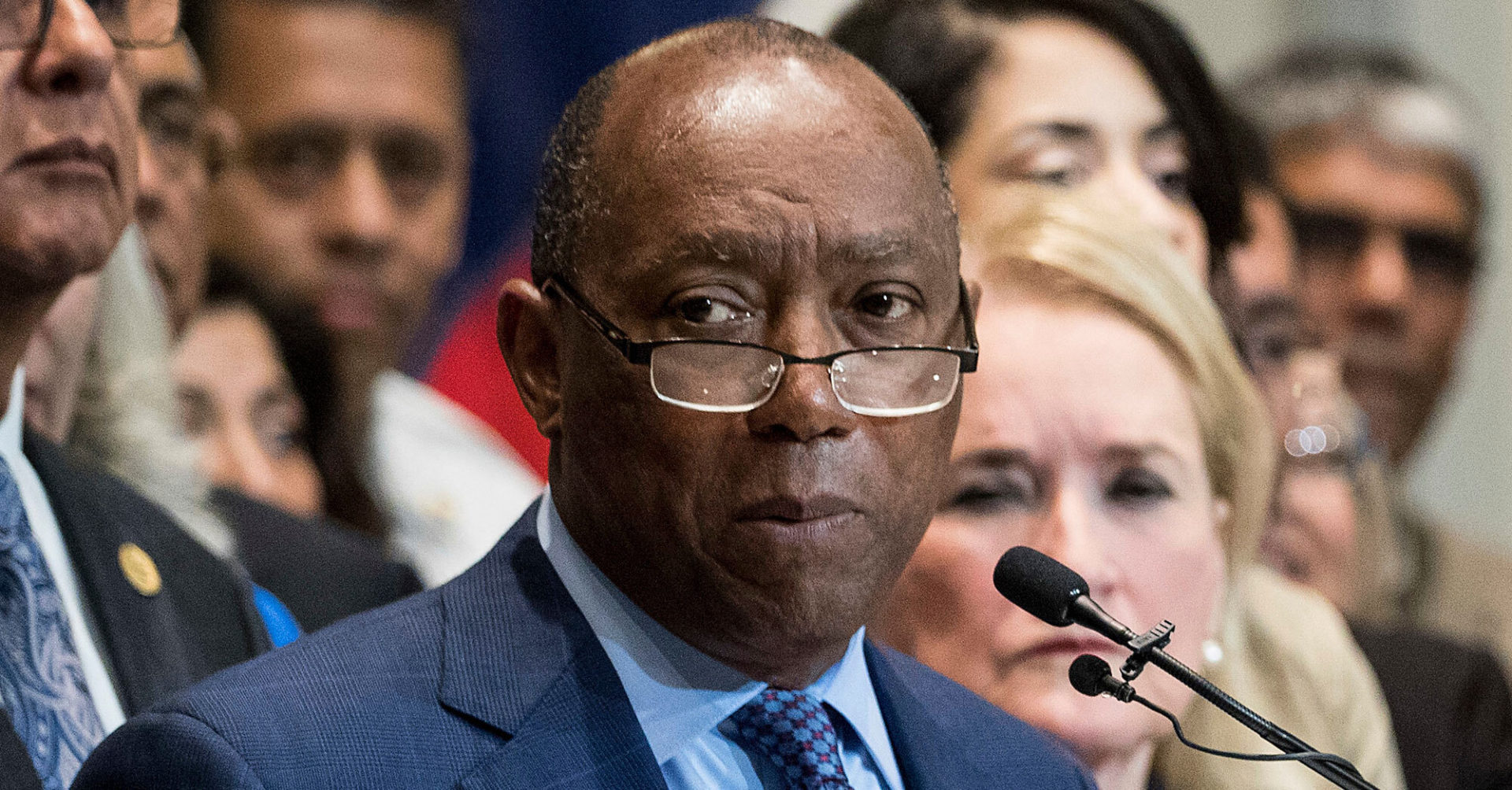 Breaking News: Former Houston Mayor and U.S. Congressman Sylvester ...